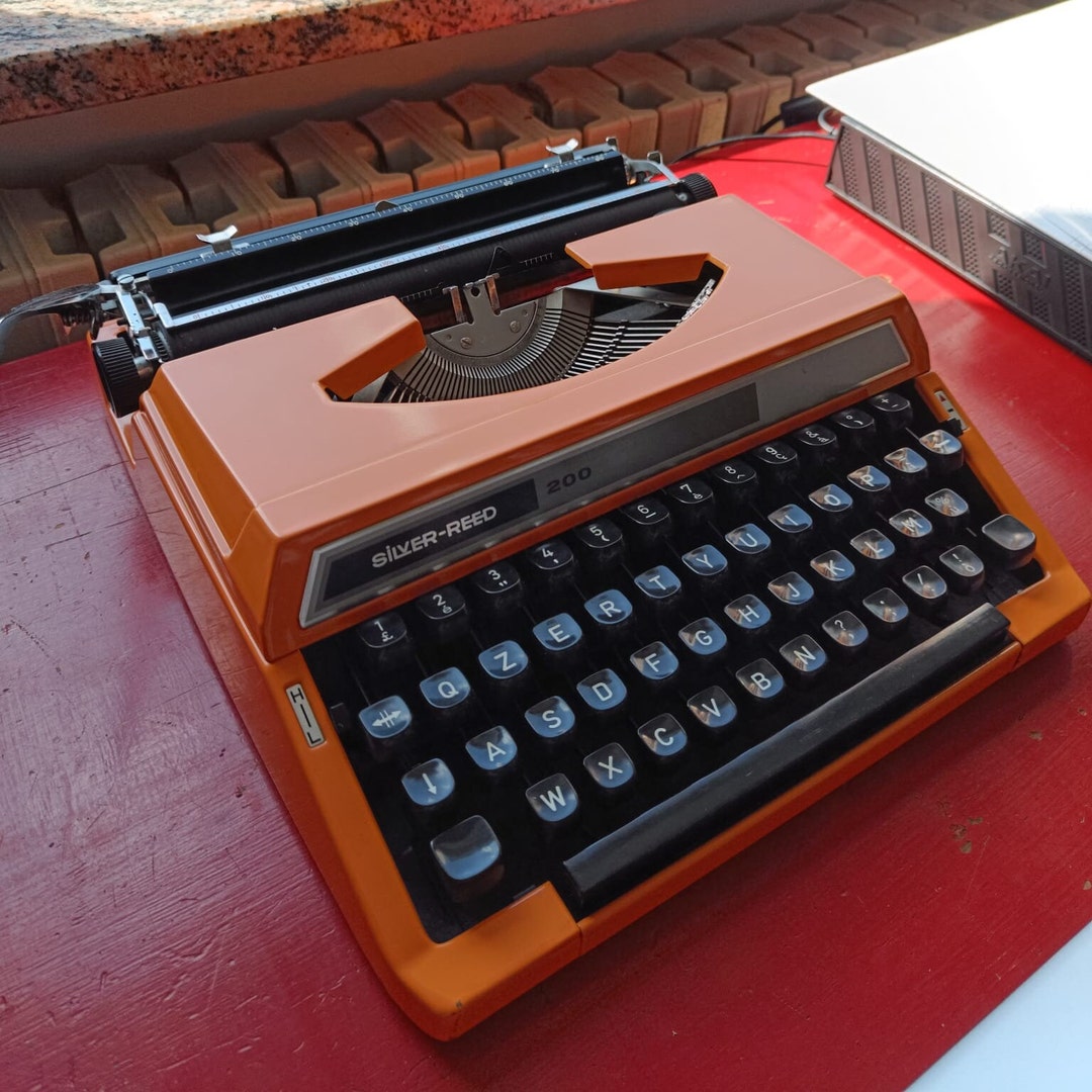 Typewrite Silver Reed 200 - Etsy