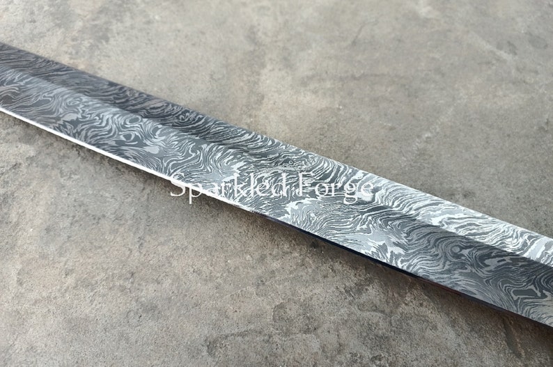 Full Tang Hunting Sword Hand Forged Damascus Steel Battle Ready Sword ...