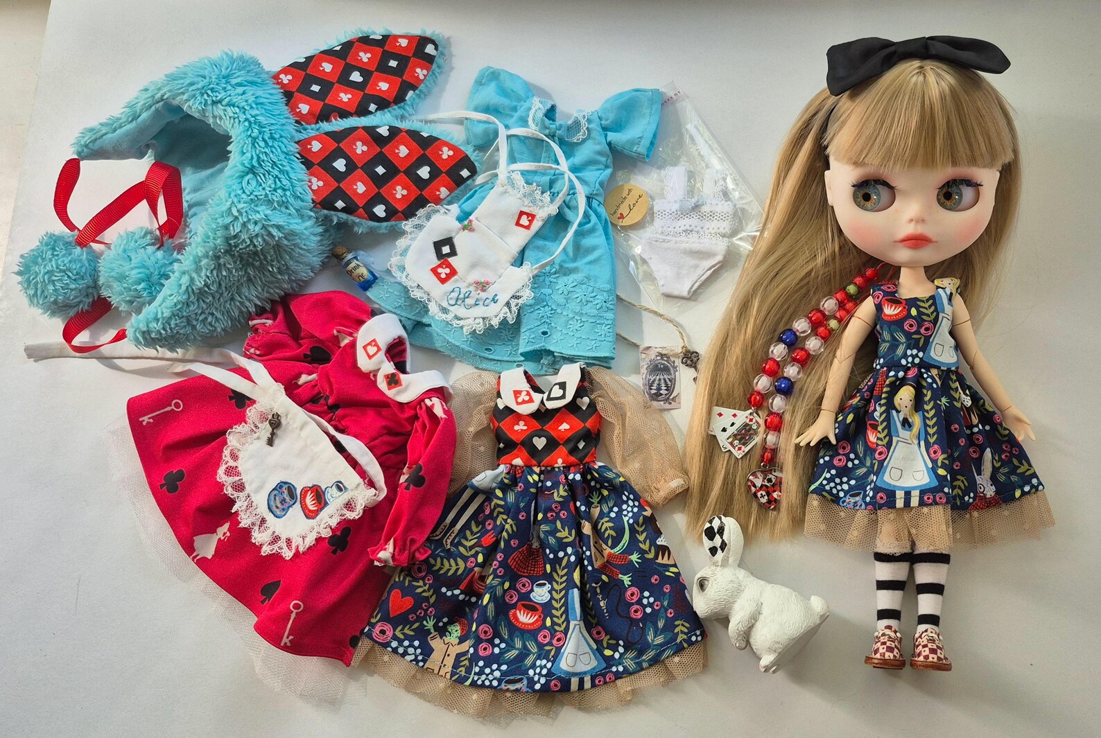 Custom Blythe Doll - Alice in Wonderland Inspired | OOAK | Sieepy Eyes ...