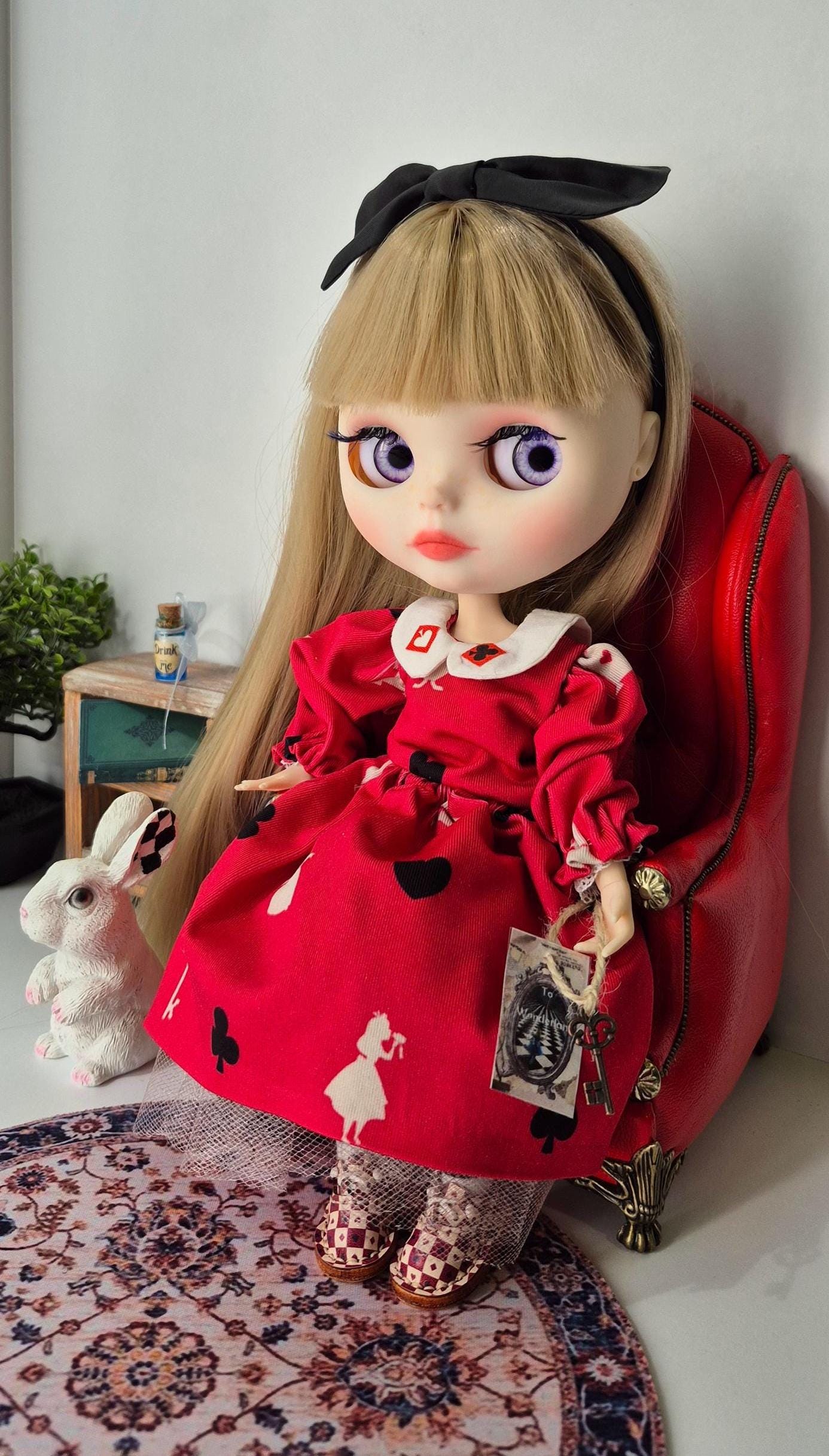Custom Blythe Doll - Alice in Wonderland Inspired | OOAK | Sieepy Eyes ...