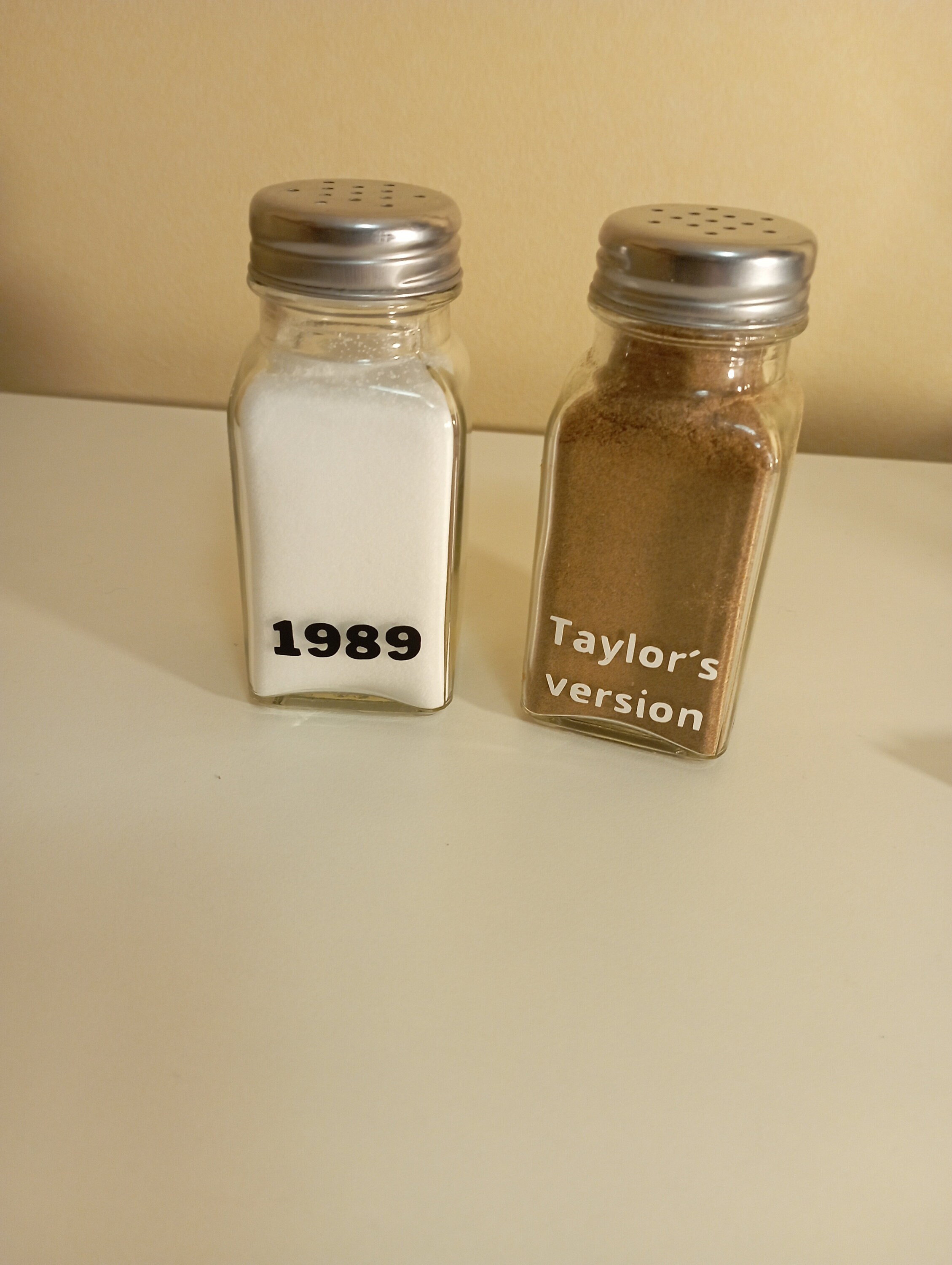 Taylor Swift Salt and Pepper Shakers Salt and Pepper Shake It off ...