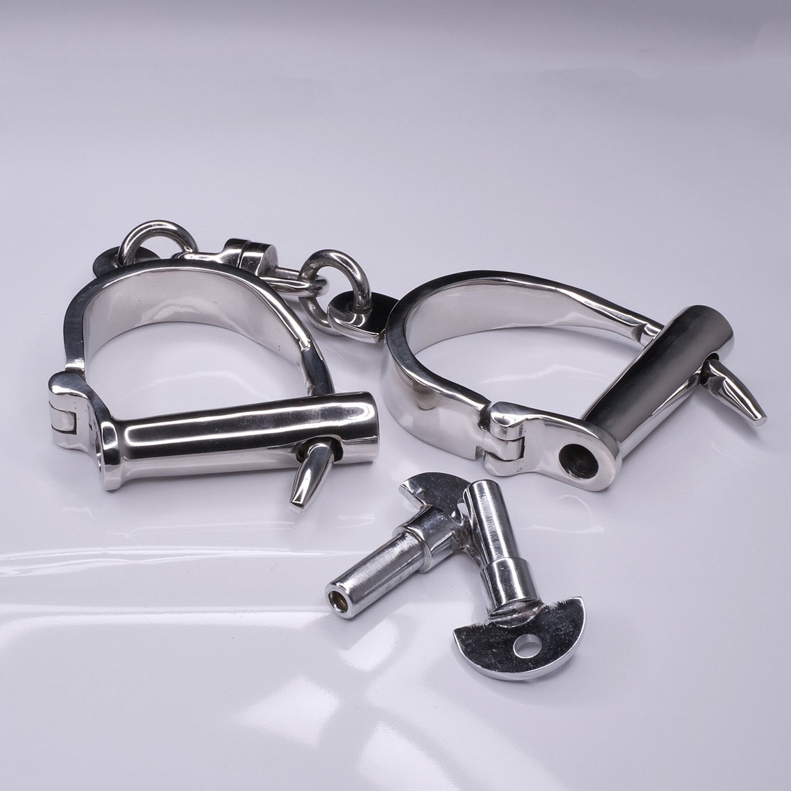 Menottes De Luxe Darby Style En Inox Fermeture Avec Clef Vissable 535 ...