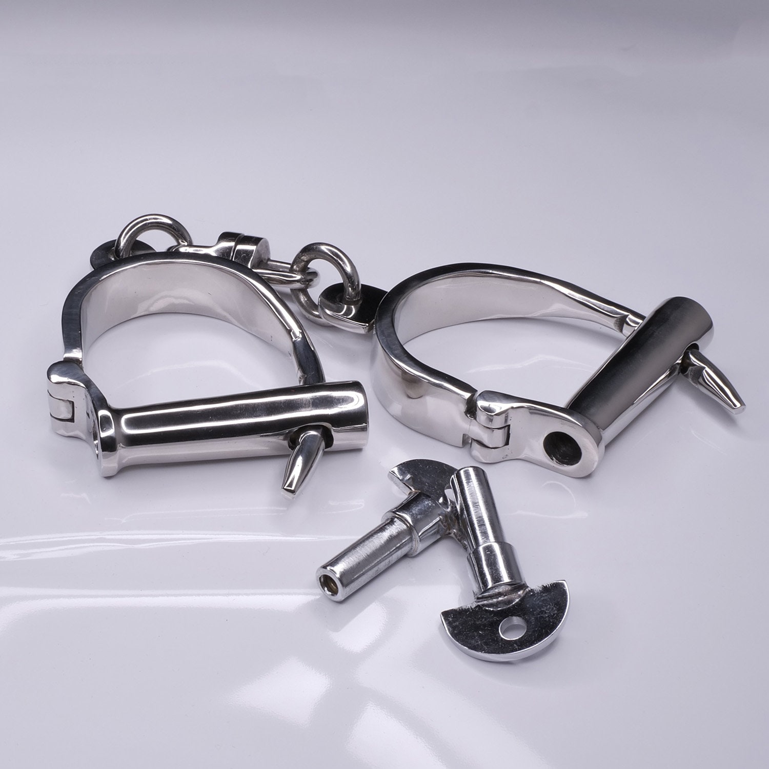 Menottes De Luxe Darby Style En Inox Fermeture Avec Clef Vissable 535 ...