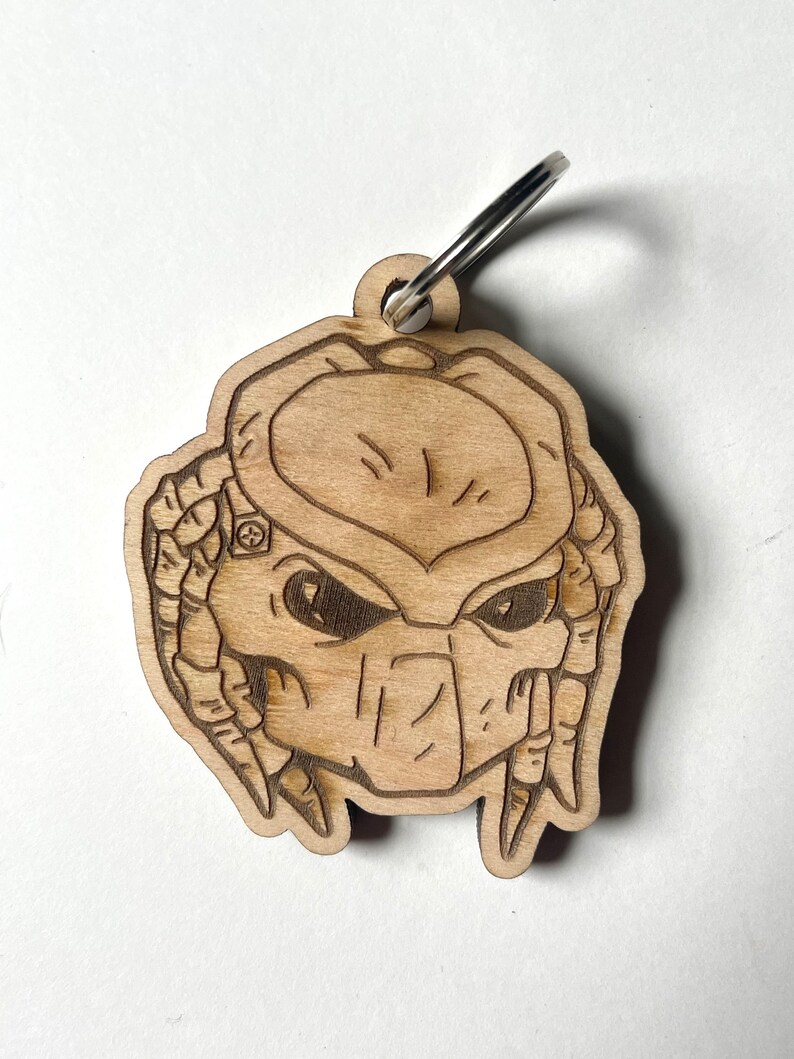 Predator Keychain - Laser Engraved Horror Genre Custom Wood Art - Etsy