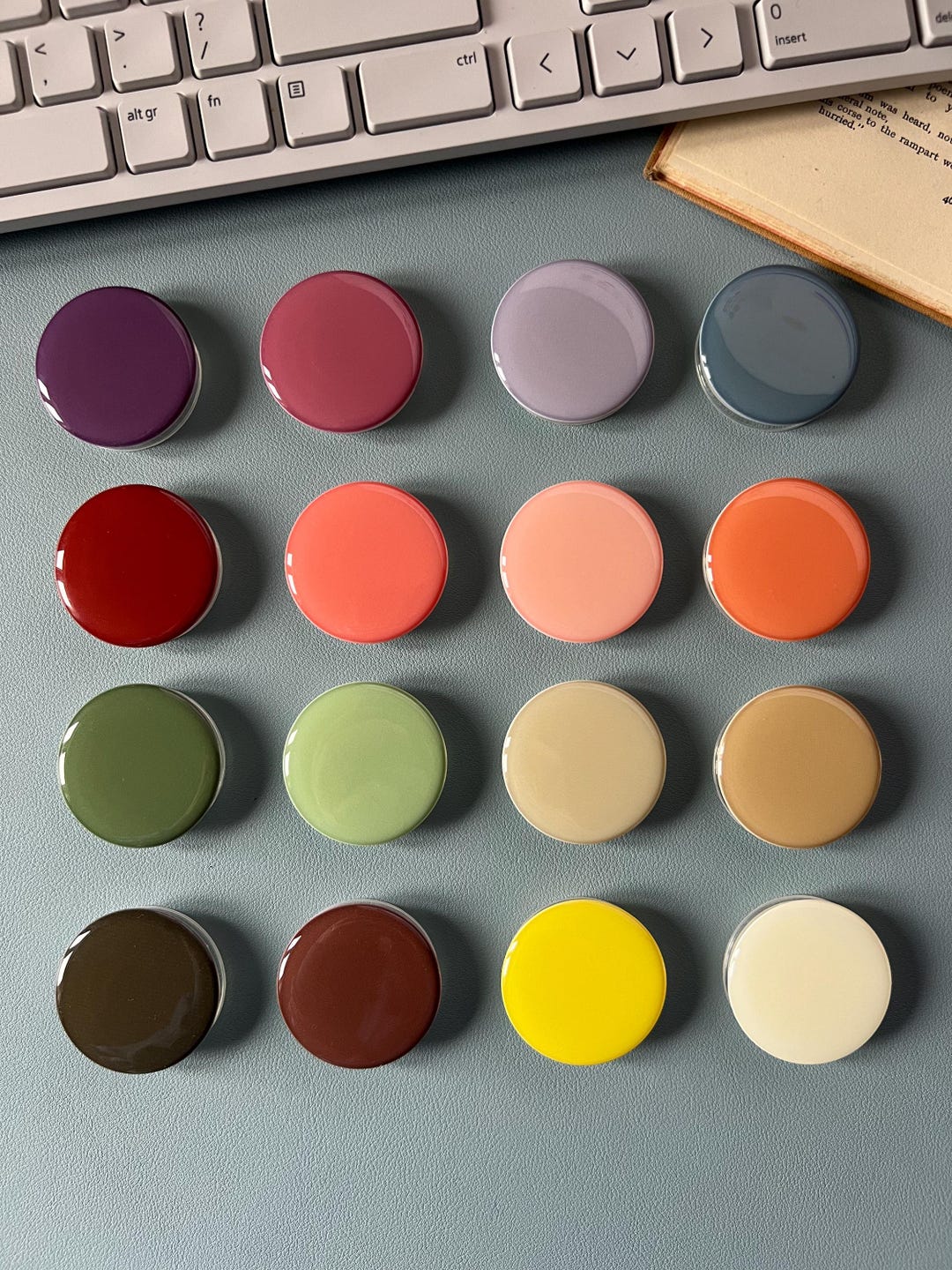 MAGNETIC OPTIONS Circle Shape Color Phone Grip Universal Smartphones ...