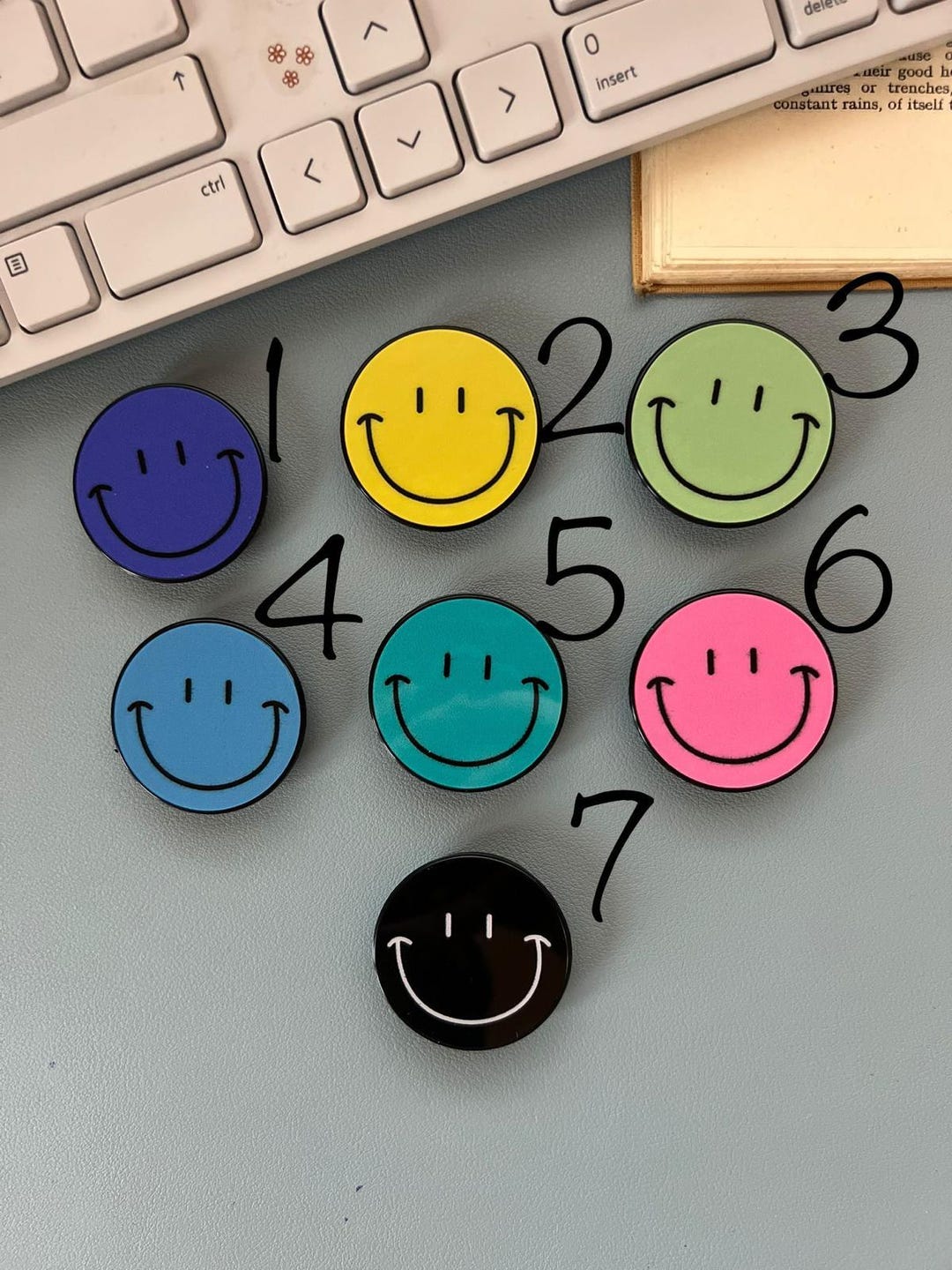 NEW STOCK Cute Smiley Face Circle Color Phone Grip Universal ...