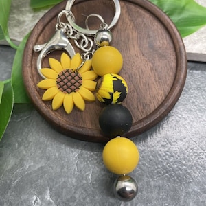 4" Handmade Silver-tone Silicone Bead Beaded Charm Keychain New Flower ...