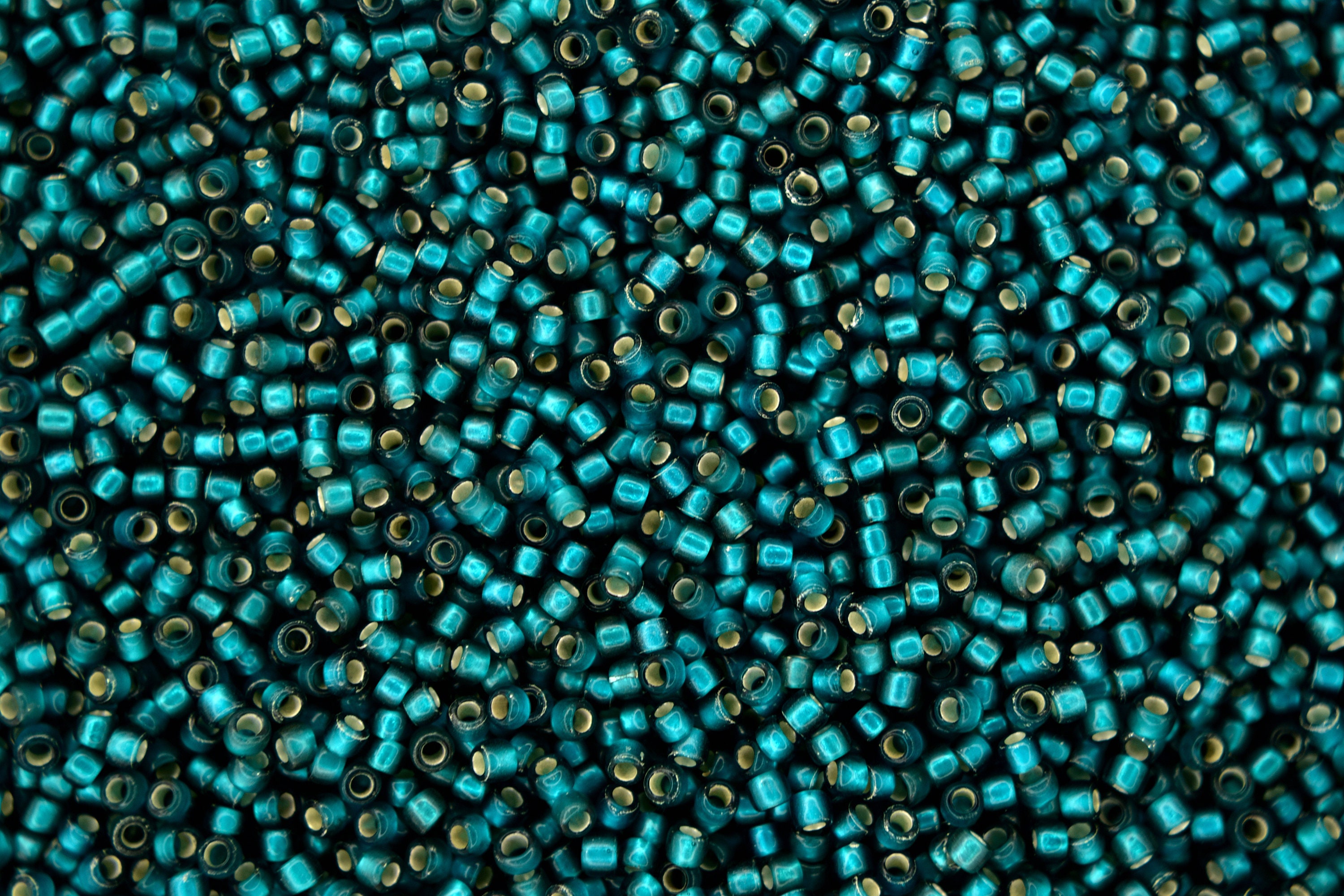 10g TOHO 15/0 Round Japanese Seed Beads 1.5mm 27BDF Silver Lined ...