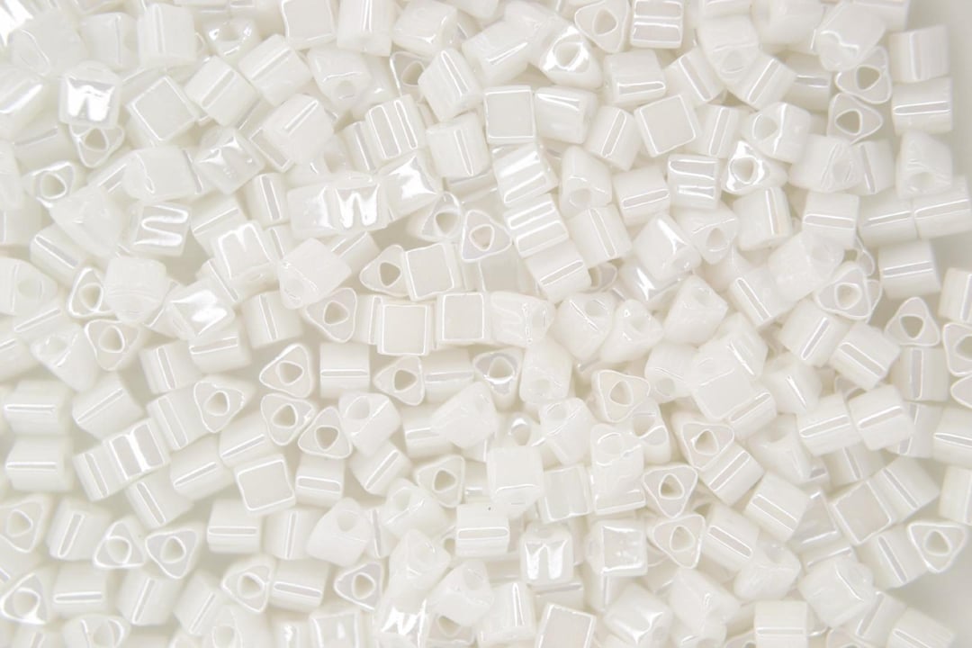 10g TOHO 8/0 Triangle Japanese Seed Beads 3mm 121 Opaq White Luster ...