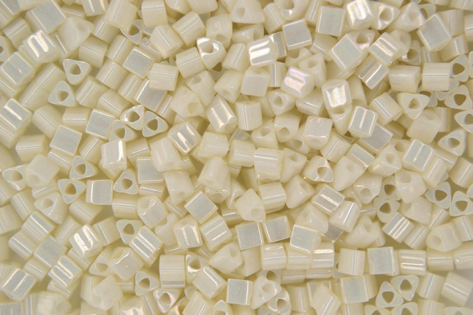 10g TOHO 8/0 Triangle Japanese Seed Beads 3mm 122 Opaque Navajo White ...