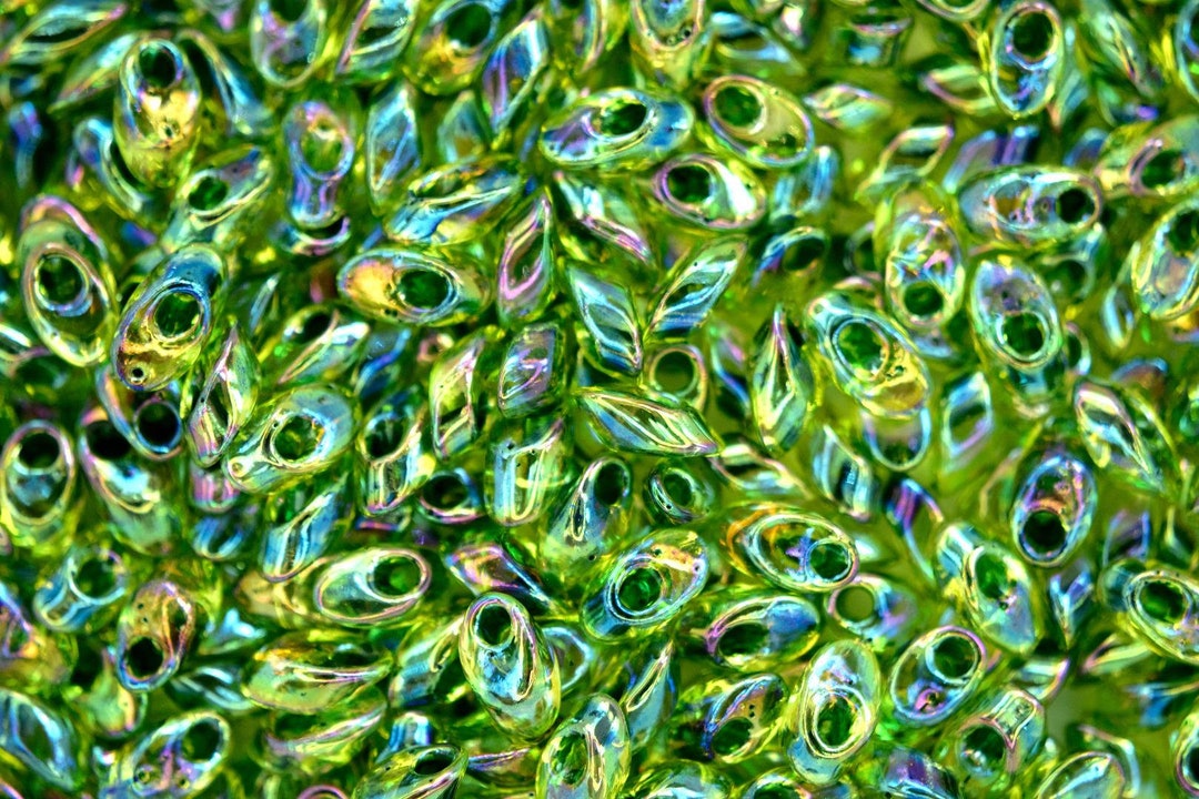 10g MIYUKI Long Magatama Japanese Beads 4x7mm Green Lined Chartreuse Ab ...