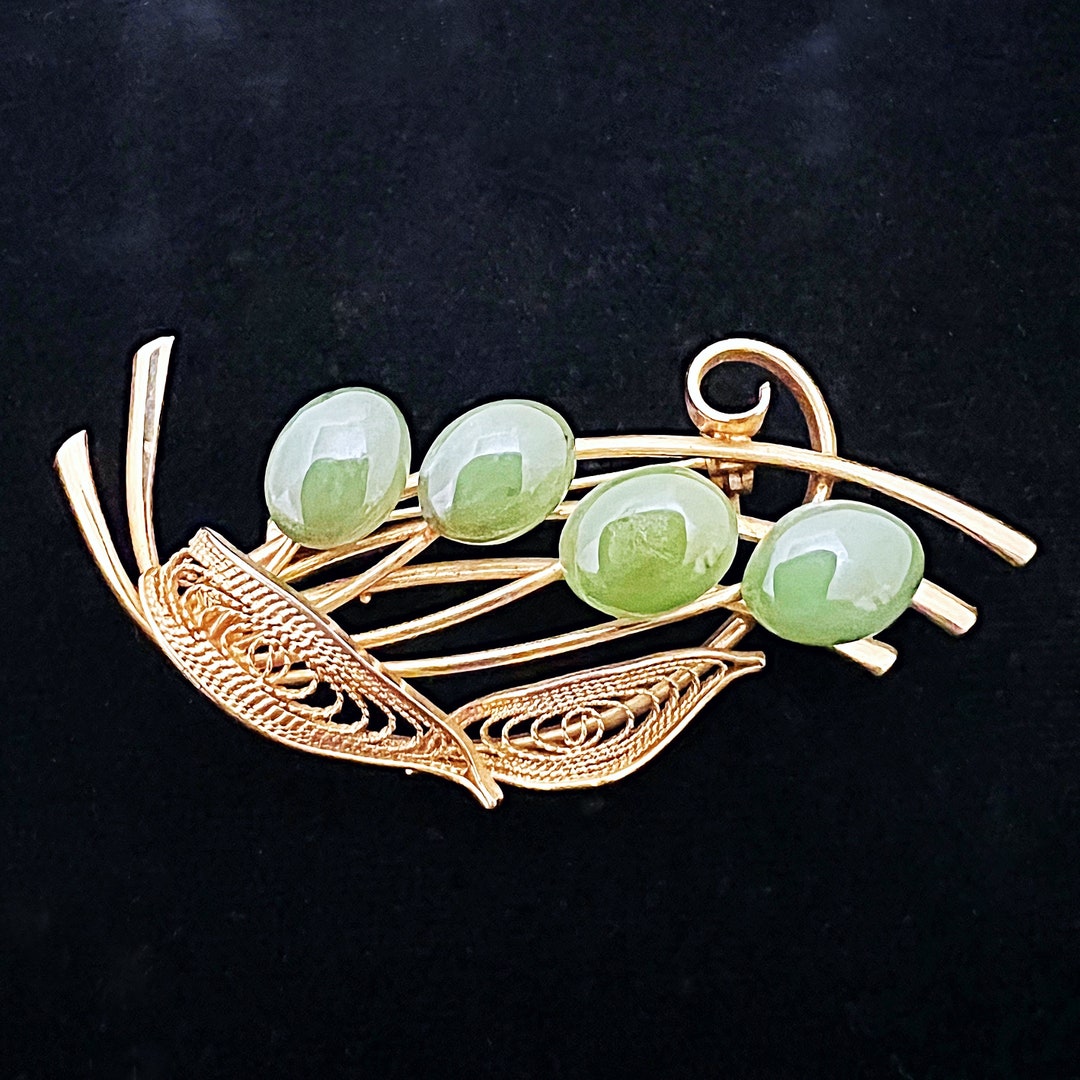Vintage Gold Tone and Jade Broach - Etsy