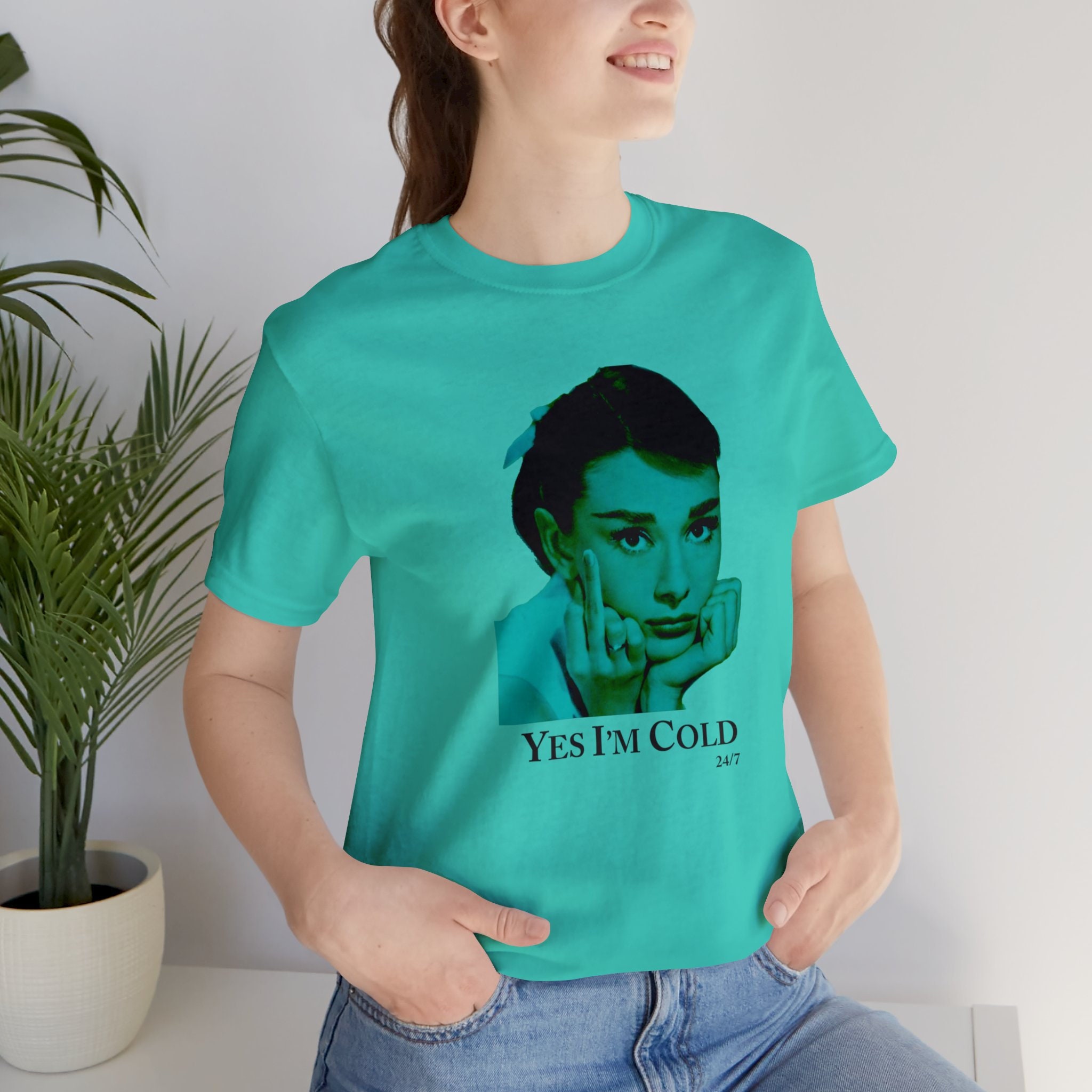 Audrey Hepburn Middle Finger Tee in Tiffany Colors: Yes, I'm Cold - Etsy UK