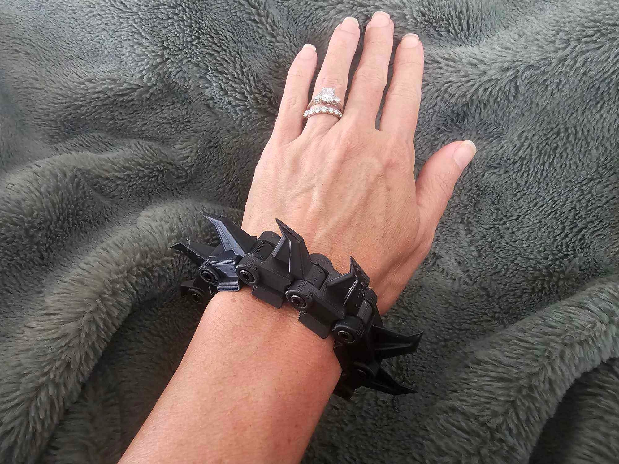 Metalhead/edm/cosplay/anime Chainsaw Tooth Bracelet - Etsy