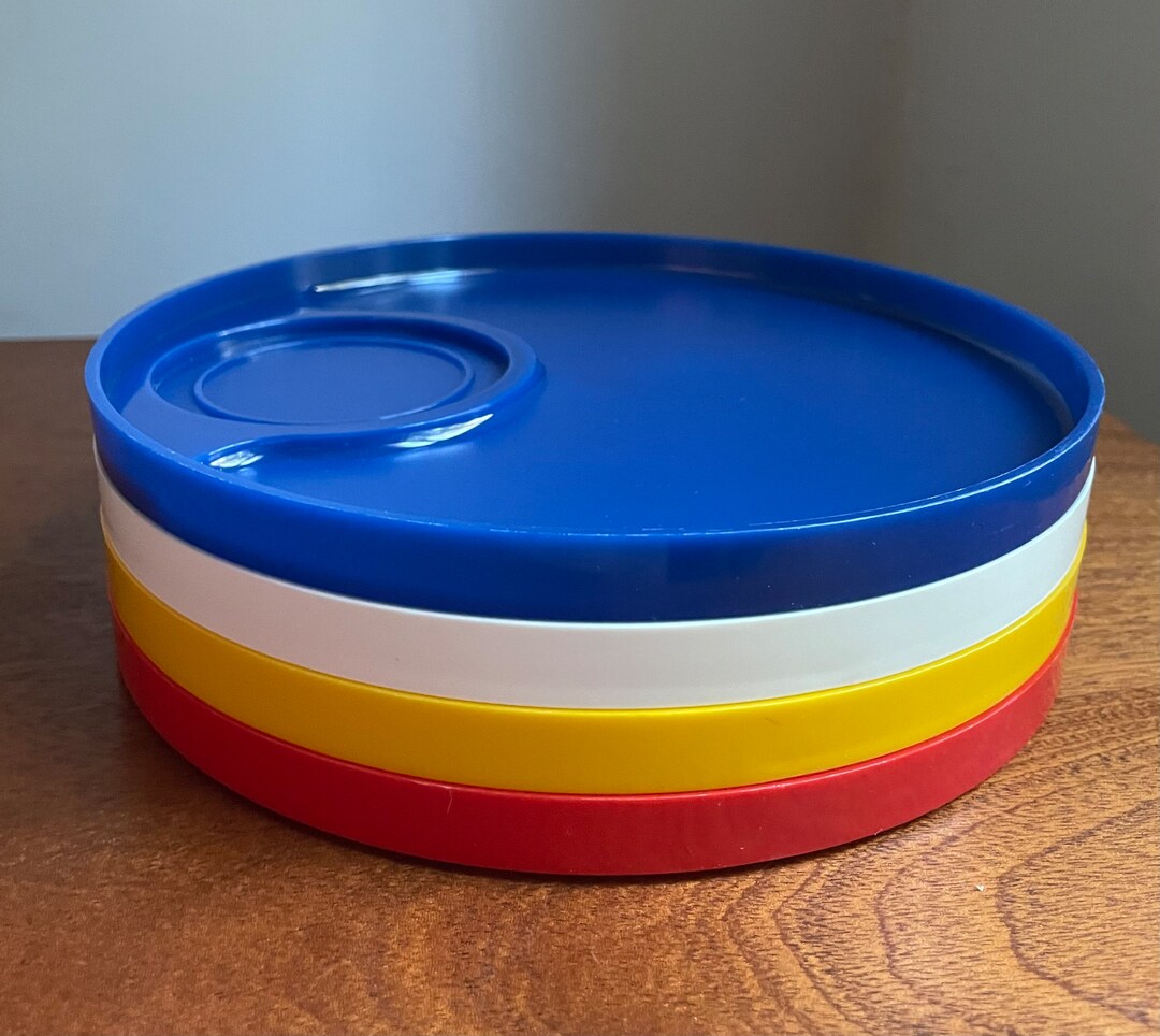 Vintage Ingrid Chicago Set of 4 Primary Colored Plastic Plates - Etsy