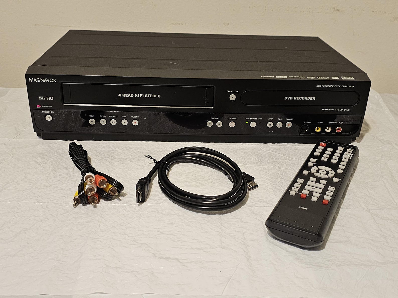 Magnavox ZV427MG9 VCR DVD Recorder Combo Original Remote Av Cables ...
