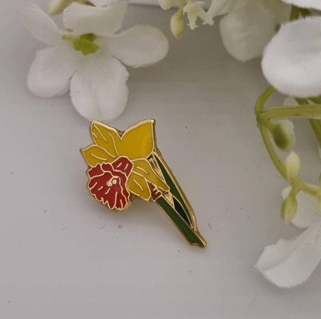 In Memory Daffodil Lapel Pin Badge. Nickel Plated and Enamel. - Etsy
