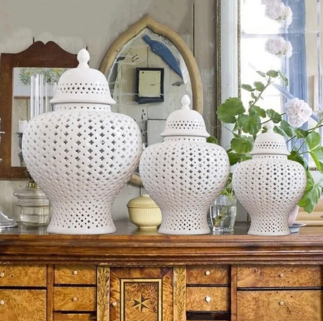 Ceramic Ginger Jar Retro Ginger Jars White, Silver and Gold Home Decor ...