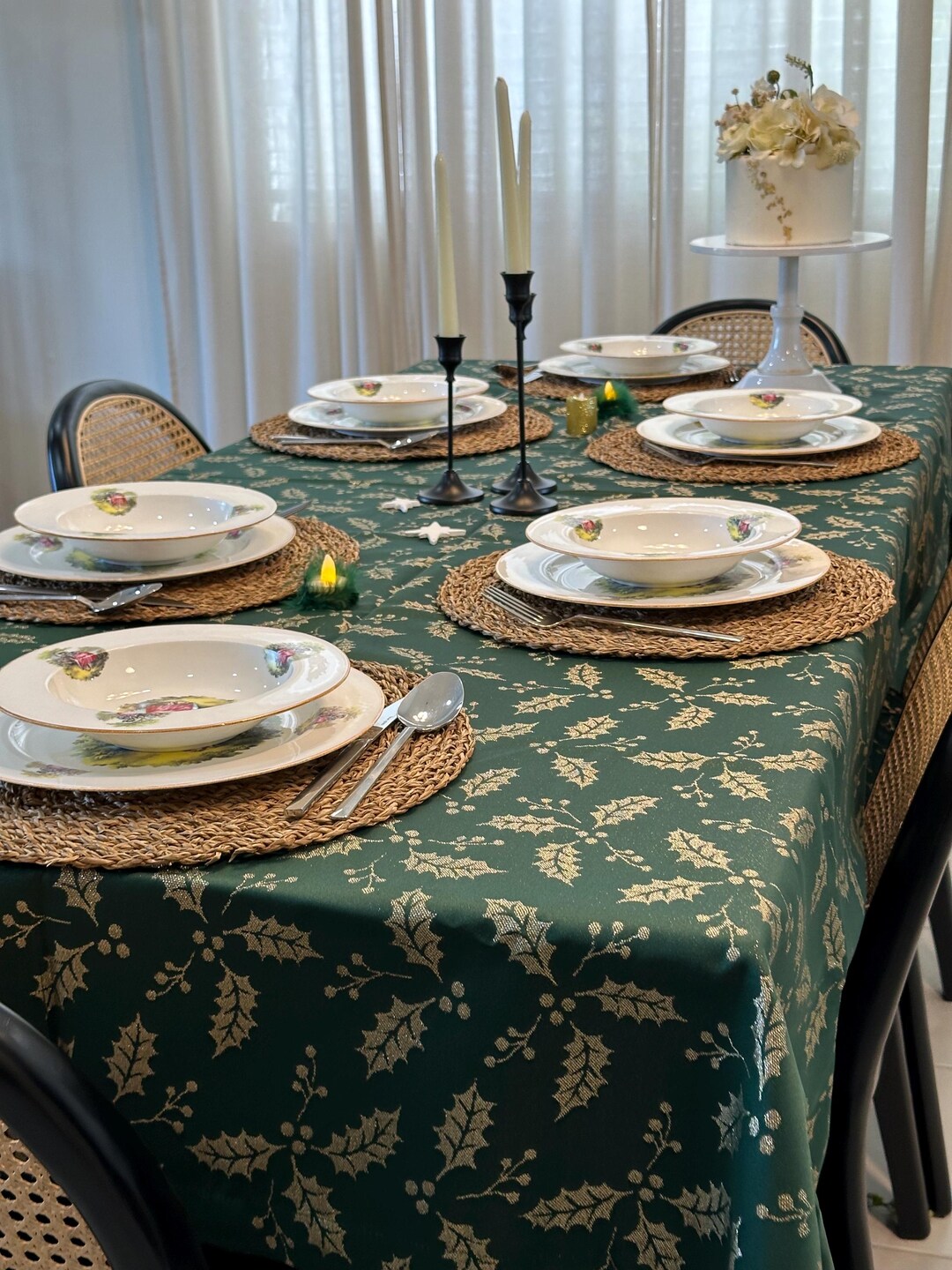 Christmas Holly and Berry Plant Tablecloth Green Gold, Christmas ...