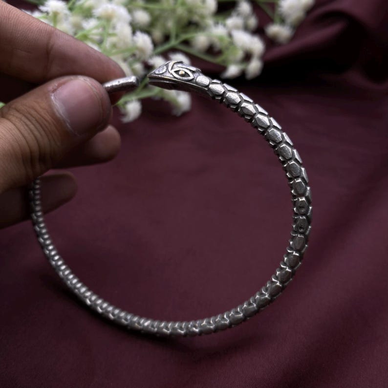 Antique Silver Oxidized Black-polished Engraved Snake Armlet – Bold ...