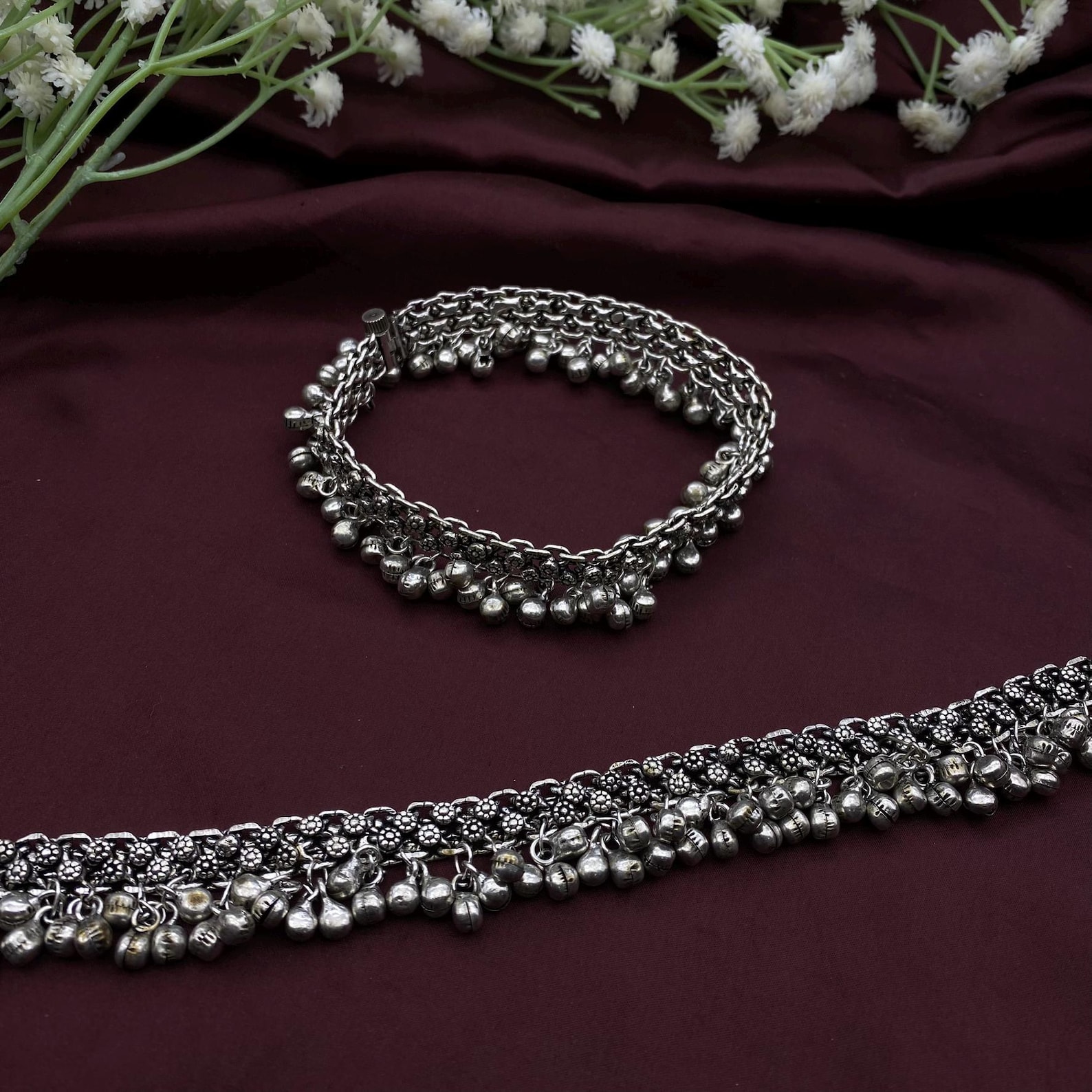 Quirky Fashions Silver Anklet With Floral Design & Sound Ghungroo ...