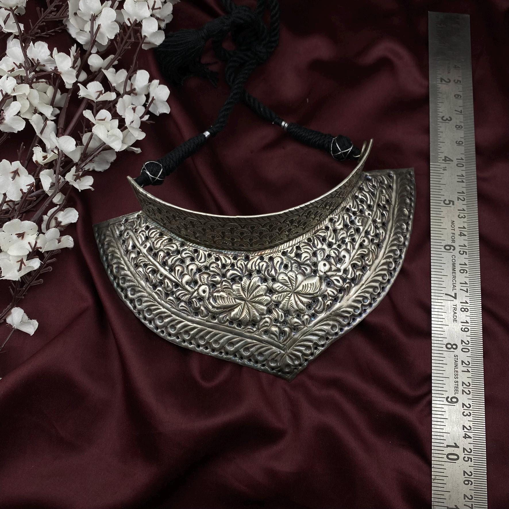 Quirky Fashions Antique Silver Floral Choker Necklace – Vintage ...
