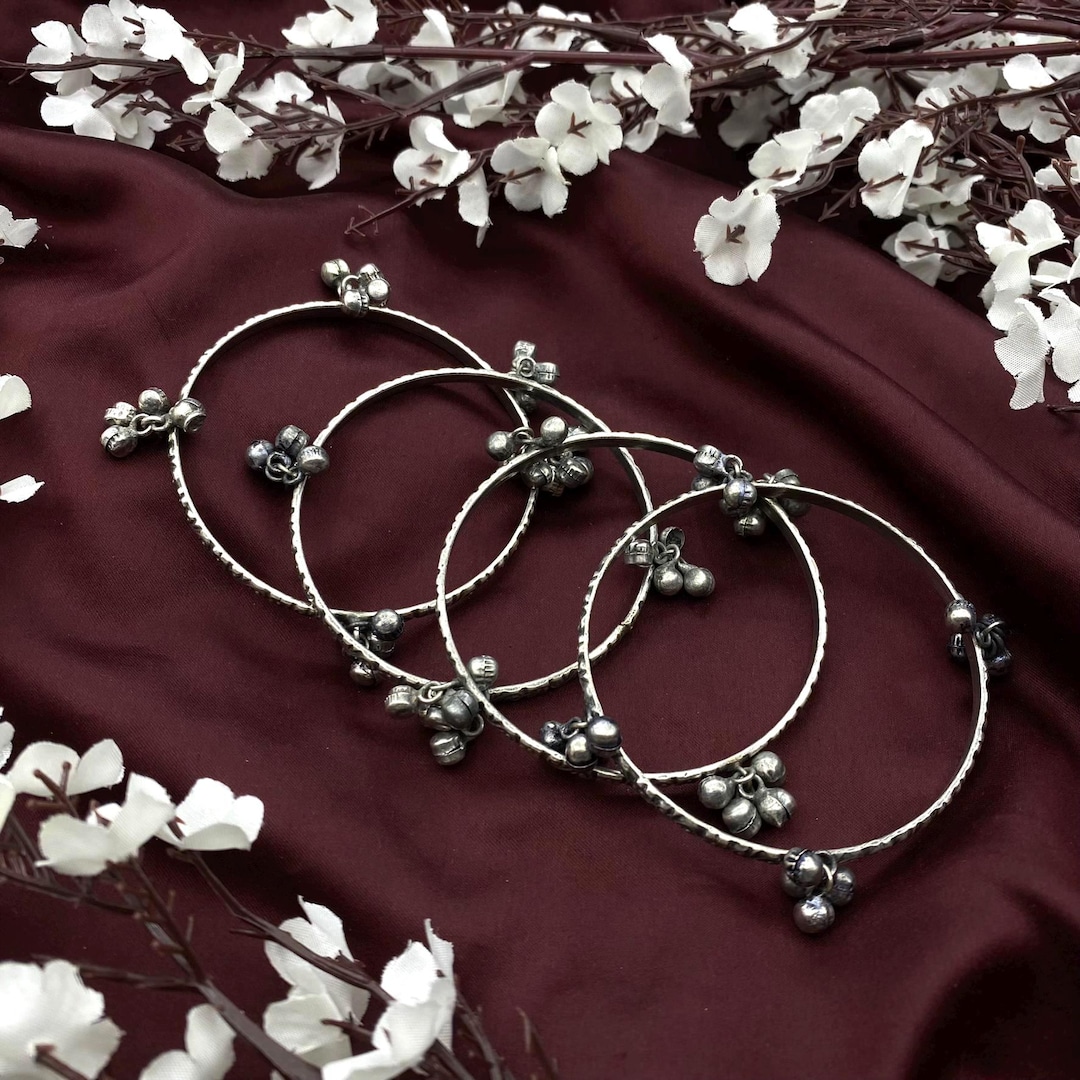 Indian Oxidized Silver Churi Bangles With Ghungroo Bells – Set of 4 ...
