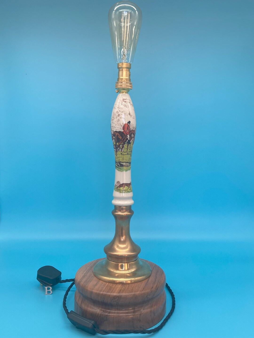 A Traditional Vintage Beer Pump Handle Upcycled Into a Table Lamp ...