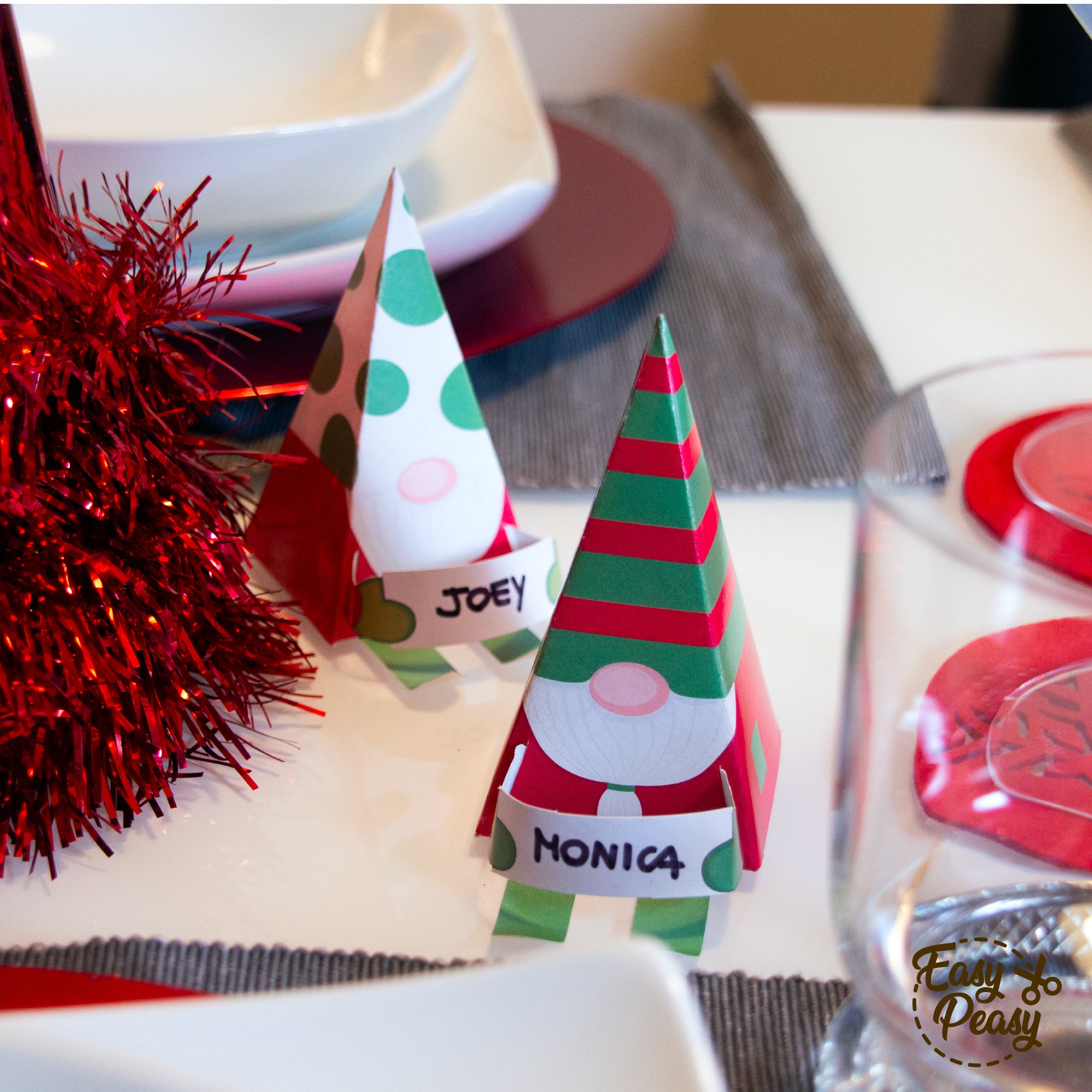DIY Christmas Printable Gnome Table Place Cards - Festive Seating Cards ...