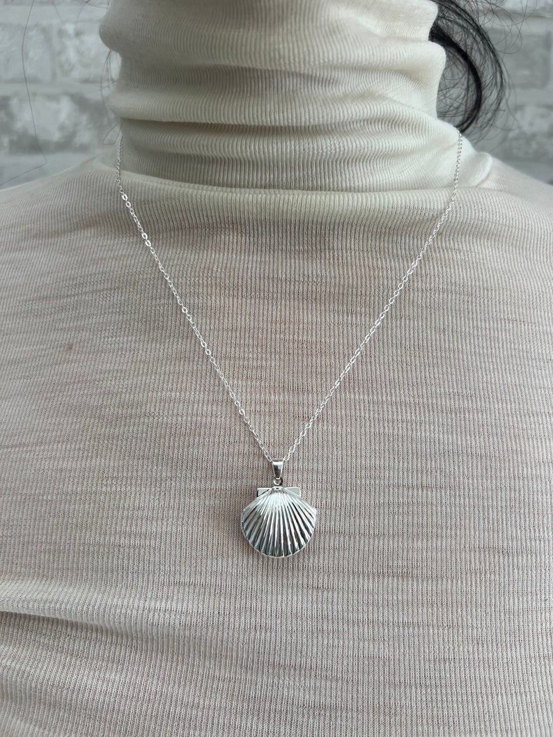 Mermaid Shell Locket Necklace Gift for Women, Ariel Photo Pendant H20 ...