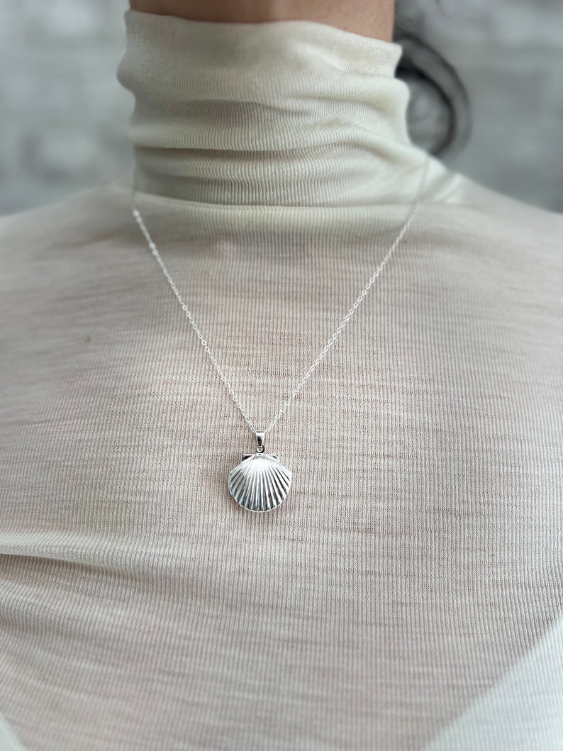 Mermaid Shell Locket Necklace Gift for Women, Ariel Photo Pendant H20 ...