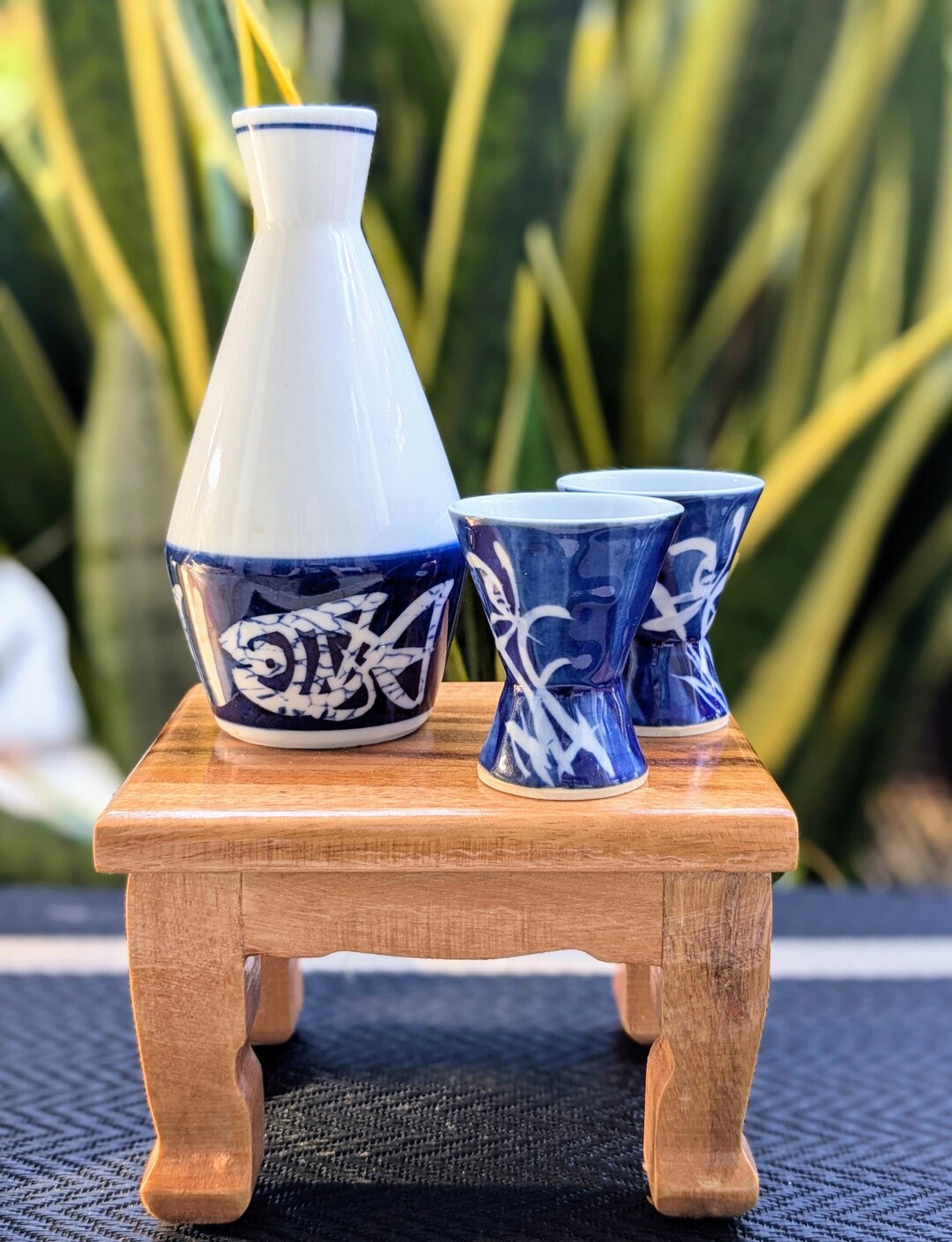 Japanese Vintage Sake Set With 2/4 Cups - Porcelain Blue&white Fish ...
