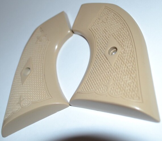 Colt SAA Single action army pistol grips tan plastic … - Gem