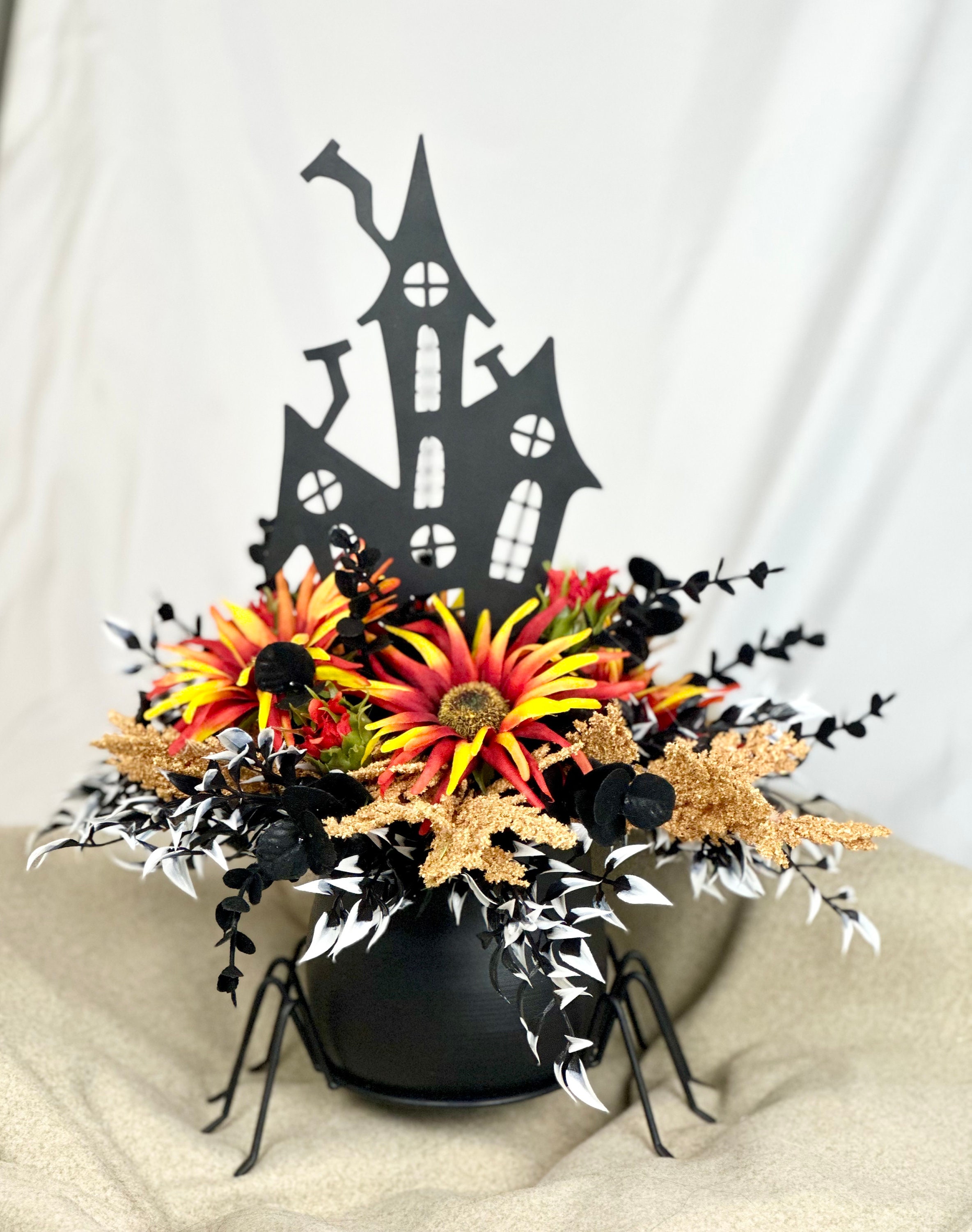 Haunted House Spider Floral Centerpiece, a Spine-chilling Spooky Decor ...