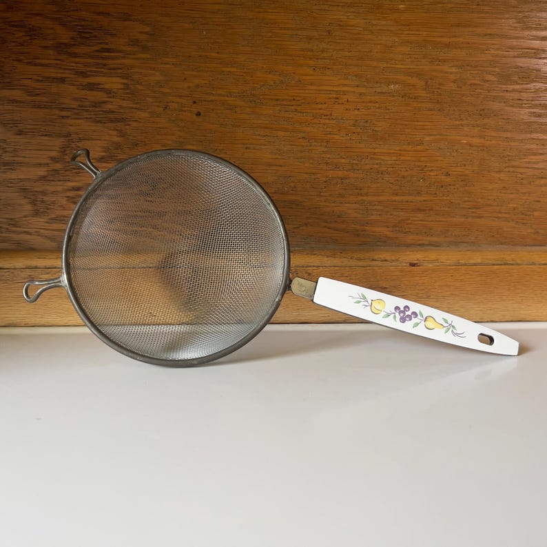 Vintage 1970s Mesh Strainer With Fruit-print Plastic Handle – Retro ...