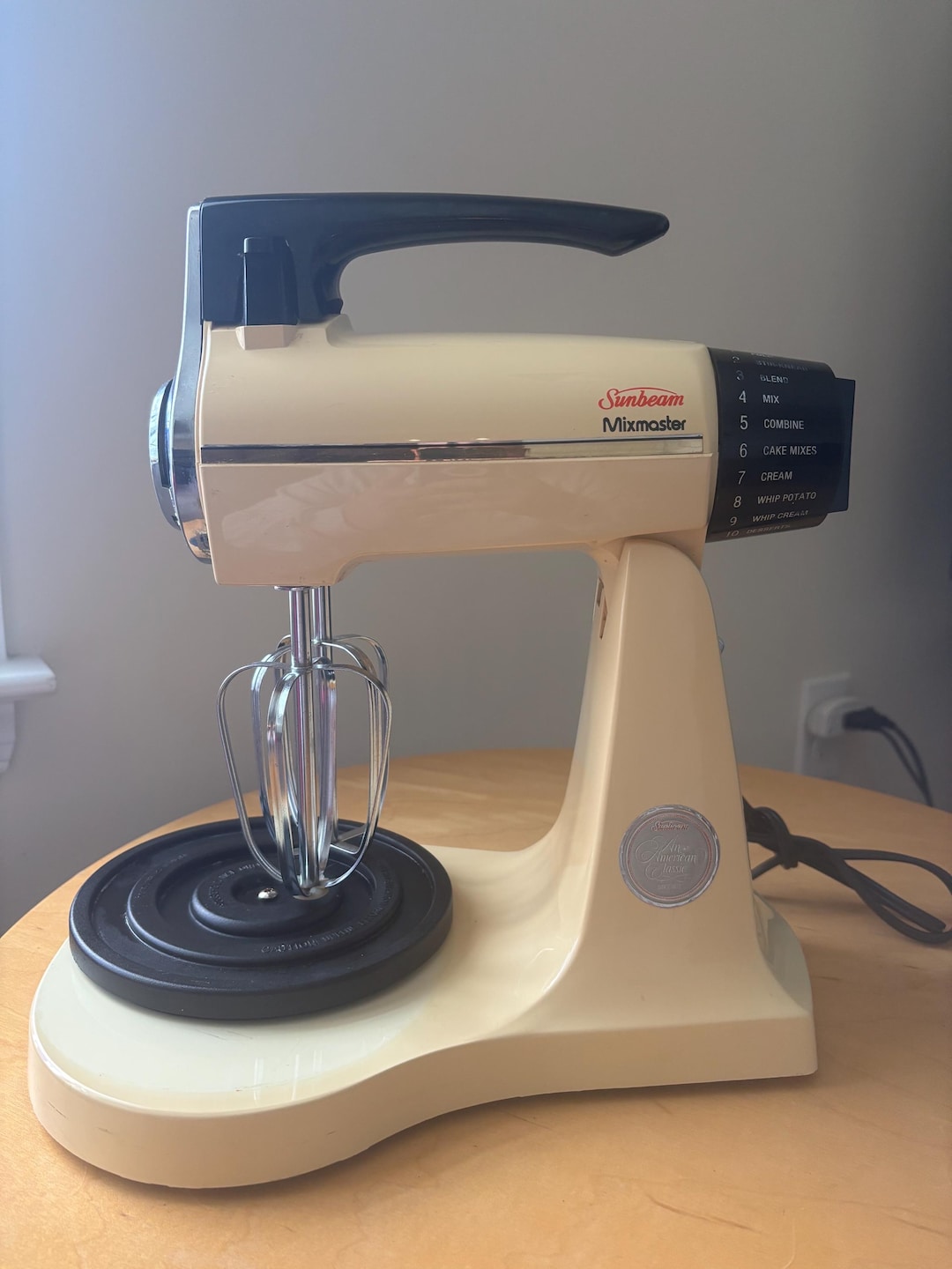 Sunbeam Mixmaster 12 Speed Vintage Mixer 2 Beaters Model 2360 120 Volts ...