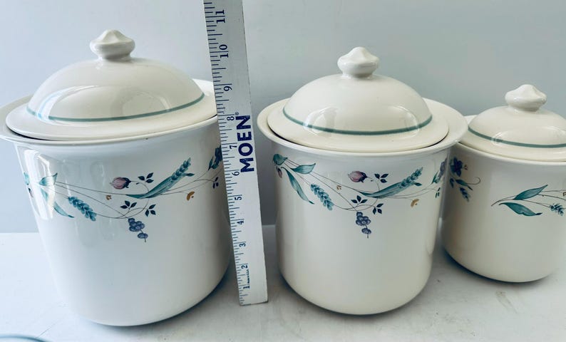 Pfaltzgraff APRIL Stoneware Salad/dinner Plates/trays/canisters/etc ...
