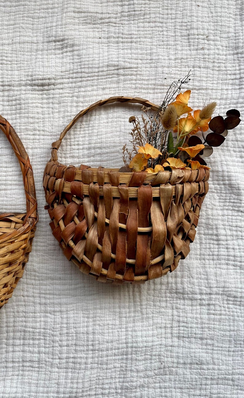 Vintage Round Hanging Basket Cottagecore Cozy Decor Boho Wall Basket - Etsy