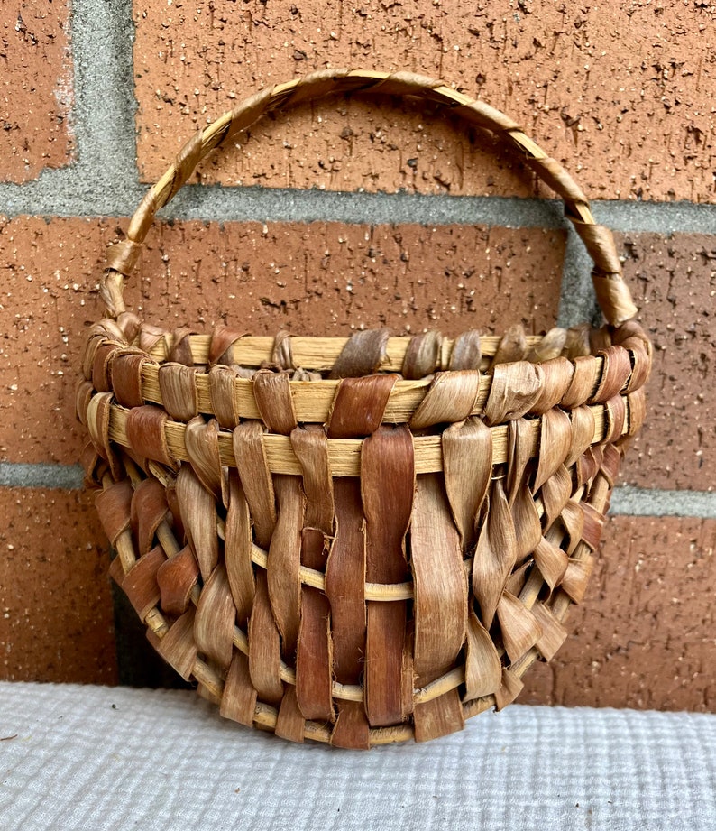 Vintage Round Hanging Basket Cottagecore Cozy Decor Boho Wall Basket - Etsy