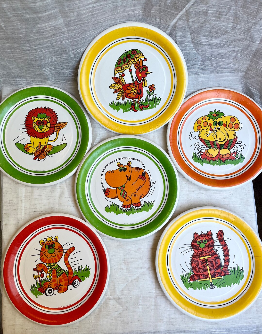 Colorful 1970s Animal Themed Dixie Paper Plates | Vintage Summer ...