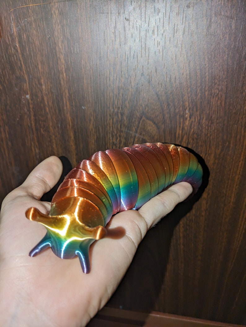 3D Printed Articulated Slug Fidget Toy: Rainbow Colors, Desk Decor - Etsy