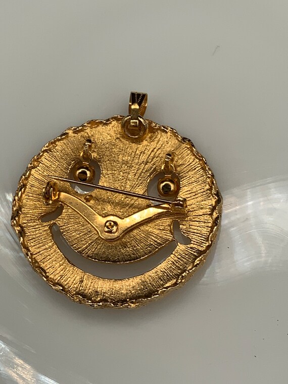 Smiley Face 60s 70s vintage Brooch Pin and Necklace P… - Gem