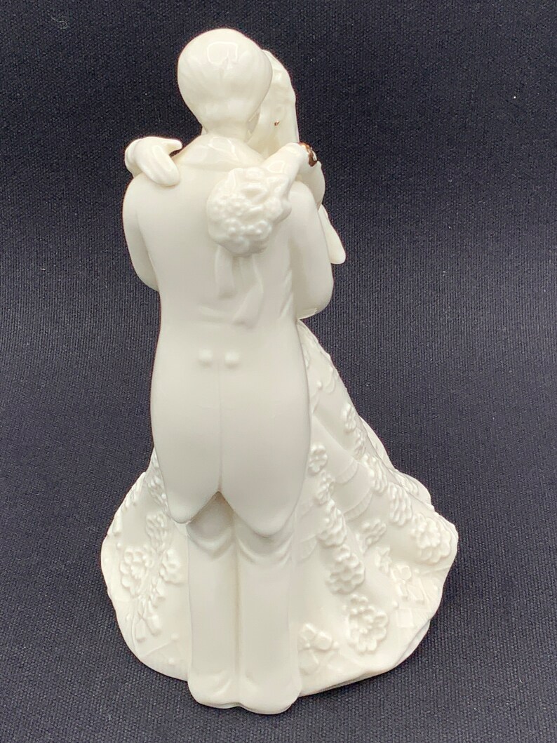 La Vie Bride and Groom Figurine, Wedding Statue, Wedding Cake Topper ...