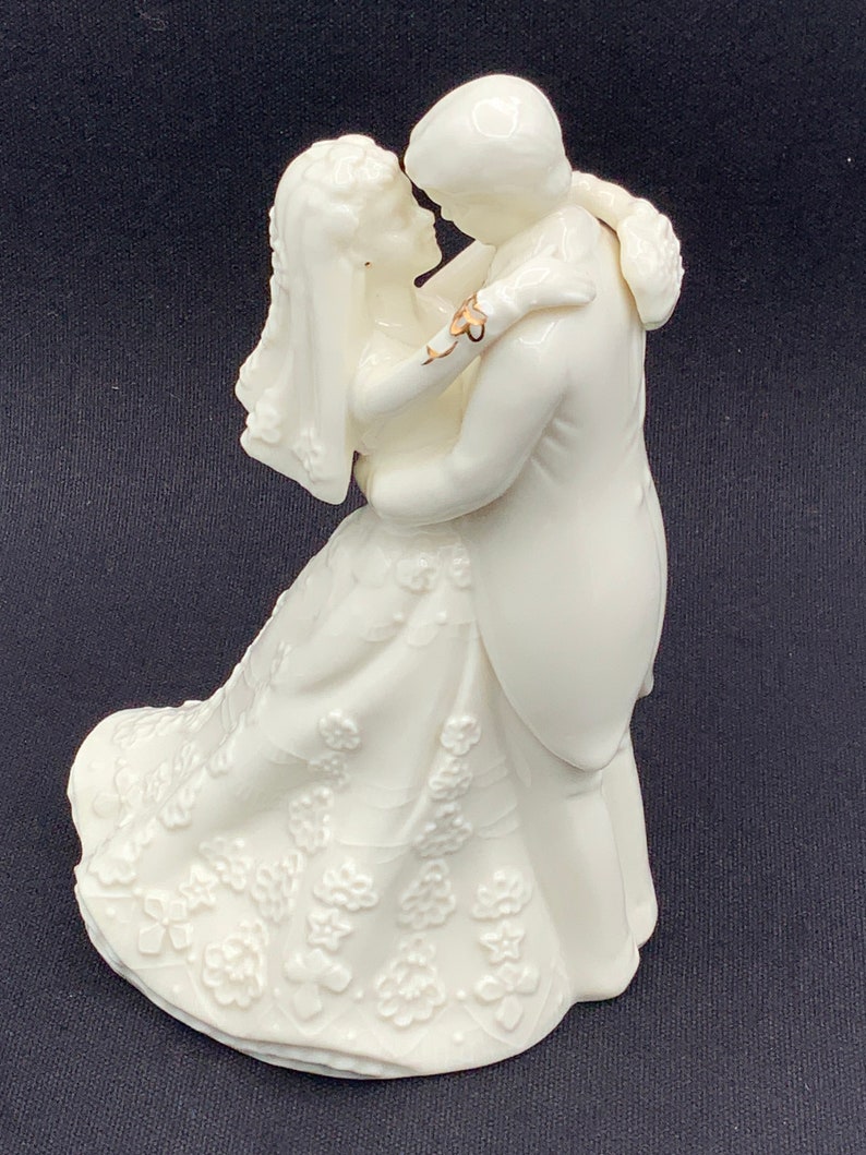 La Vie Bride and Groom Figurine, Wedding Statue, Wedding Cake Topper ...