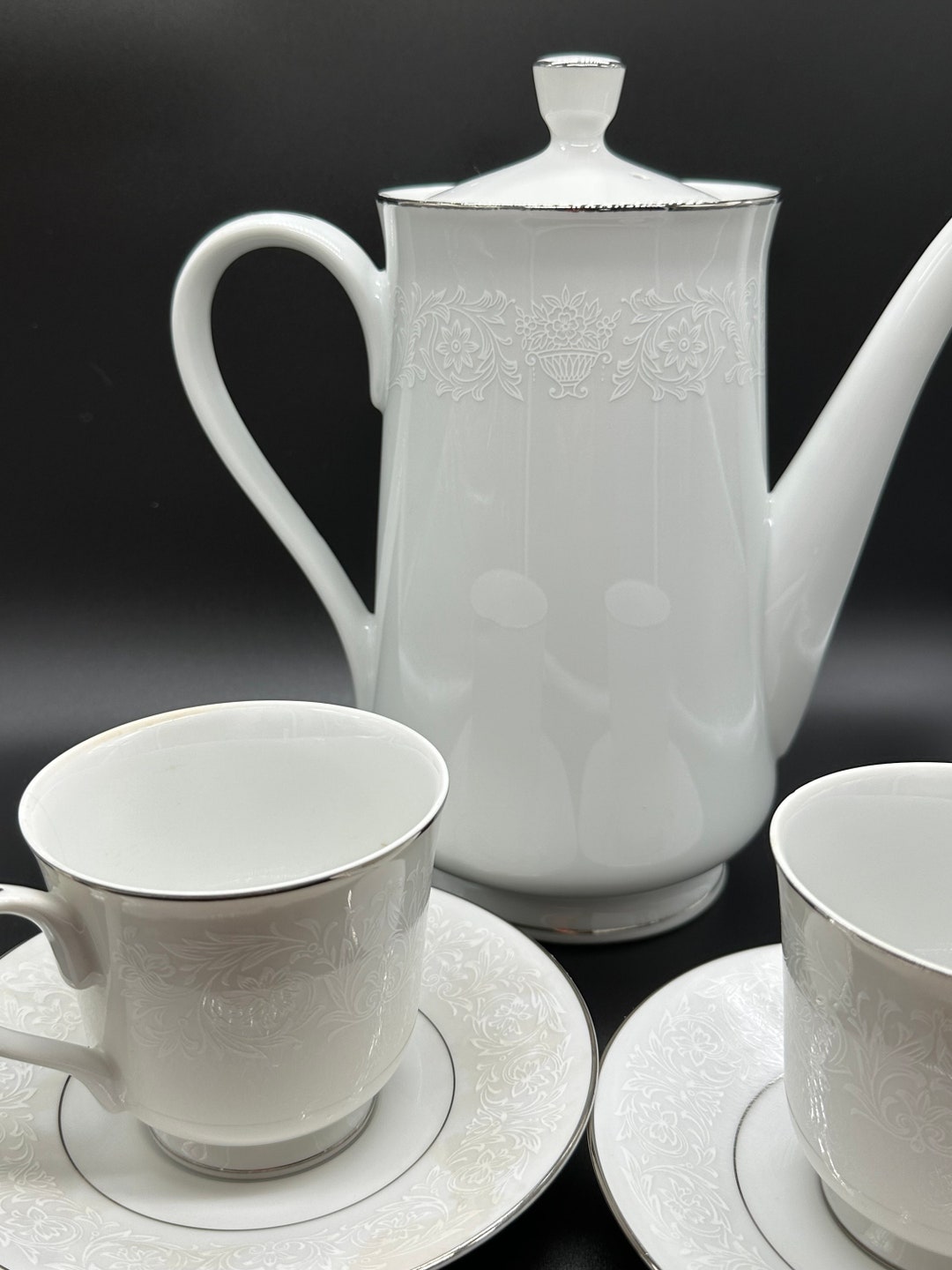 White Porcelain Crown Victoria Coffee Pot Set With 2 Coffee Cups and ...