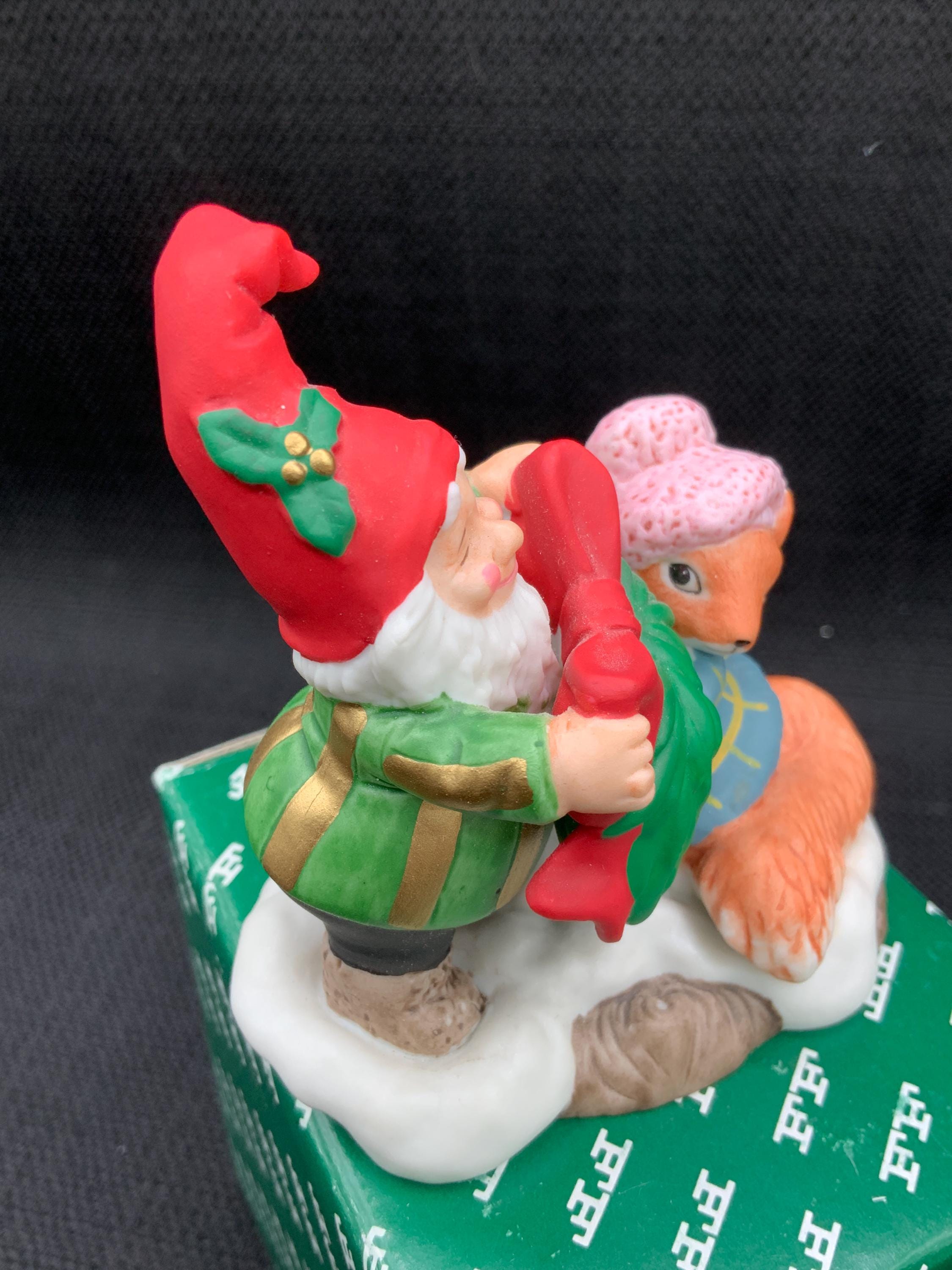 Fitz & Floyd Holiday Figurine, Christmas Garland Decor, Festive ...