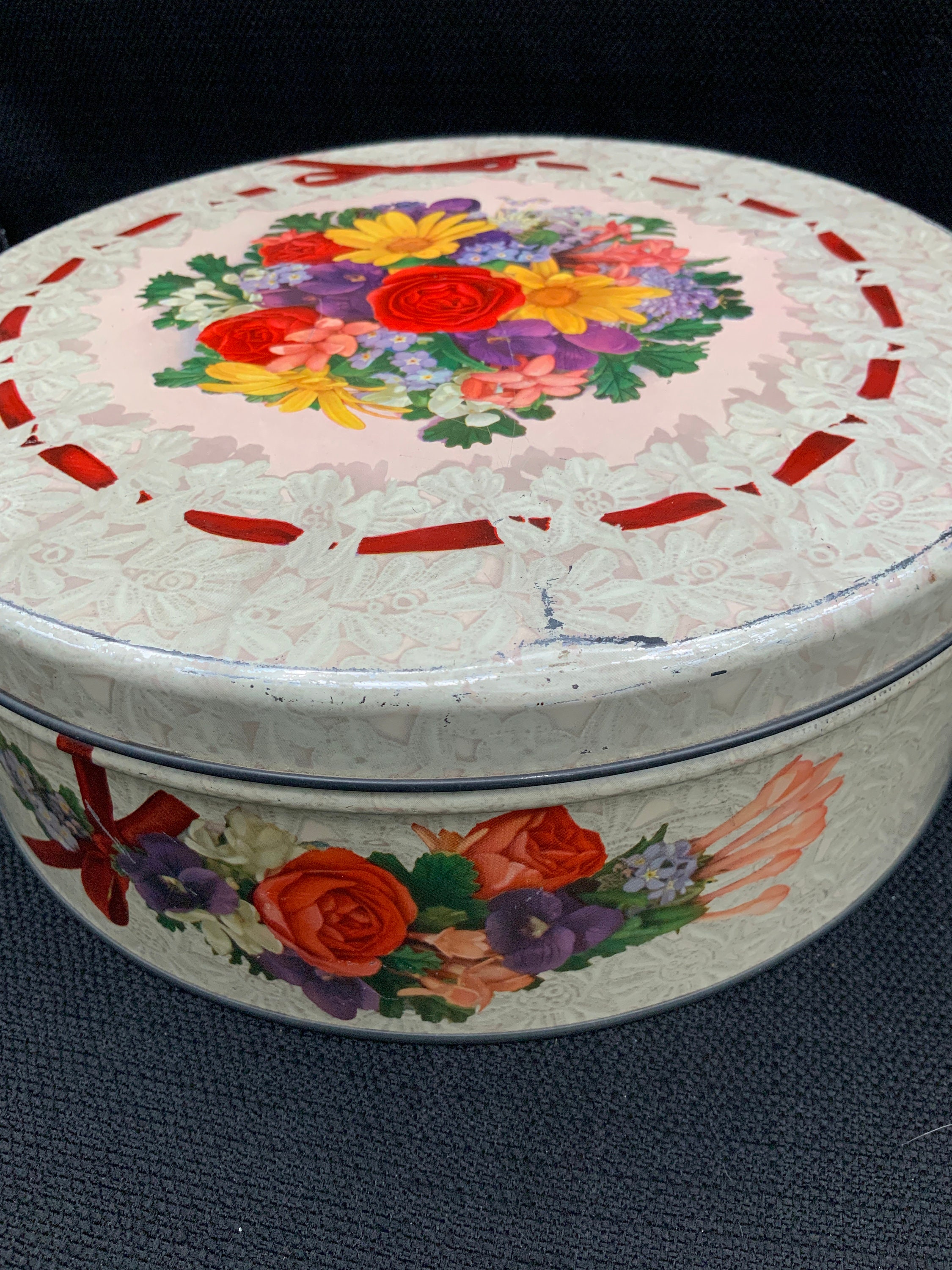 Vintage Floral Sewing Tin, Shabby Chic Vibes , Metal Container, Retro ...