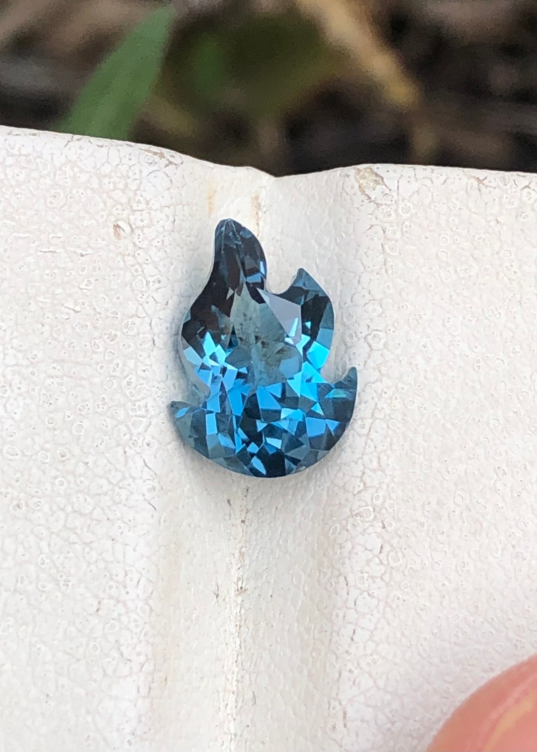 Natural London Blue Topaz Fire Cut Gemstone: 2.75 Carat, Loupe Clean - Etsy