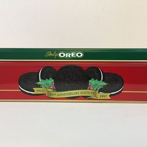 Collectible Only Oreo 85th Anniversary 1912-1997 Holiday Tin Box Santa ...