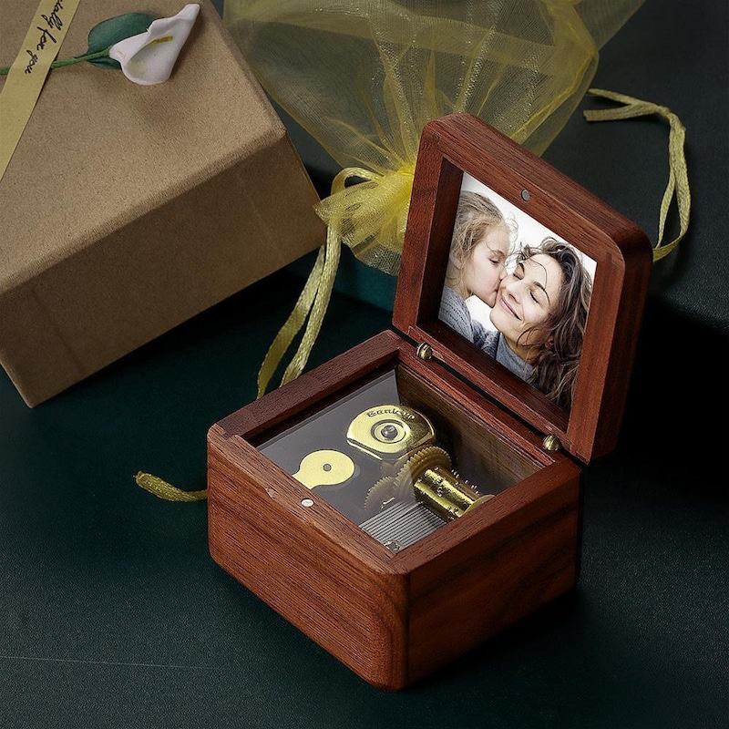 Heart Music Box - Etsy
